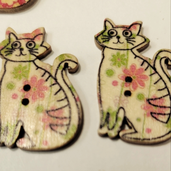 Source Unknown | Other | 27 Wooden Buttons Cats | Poshmark